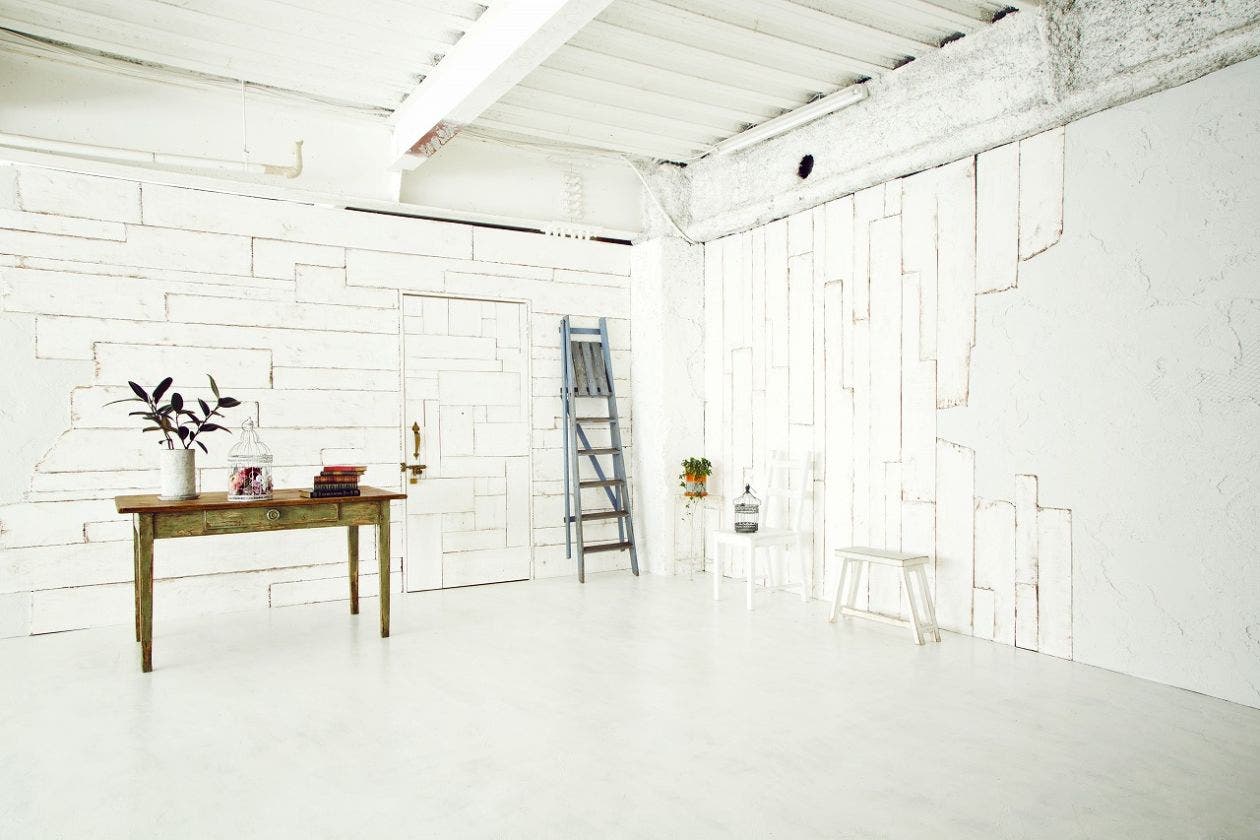 【大阪 本町駅 徒歩5分】展示会・ギャラリー にも最適！ 格安で利用できる白を基調にしたアンティークなレンタル撮影スタジオの写真10