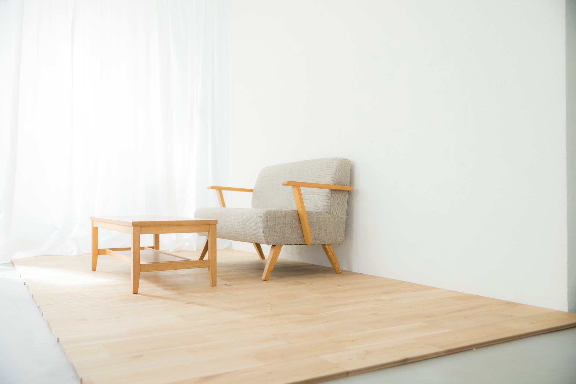 合計床面積約160平米の1棟レンタルプラン　自然光たっぷりの2階ハウススタジオ94平米と 1階ガレージスタジオの写真5