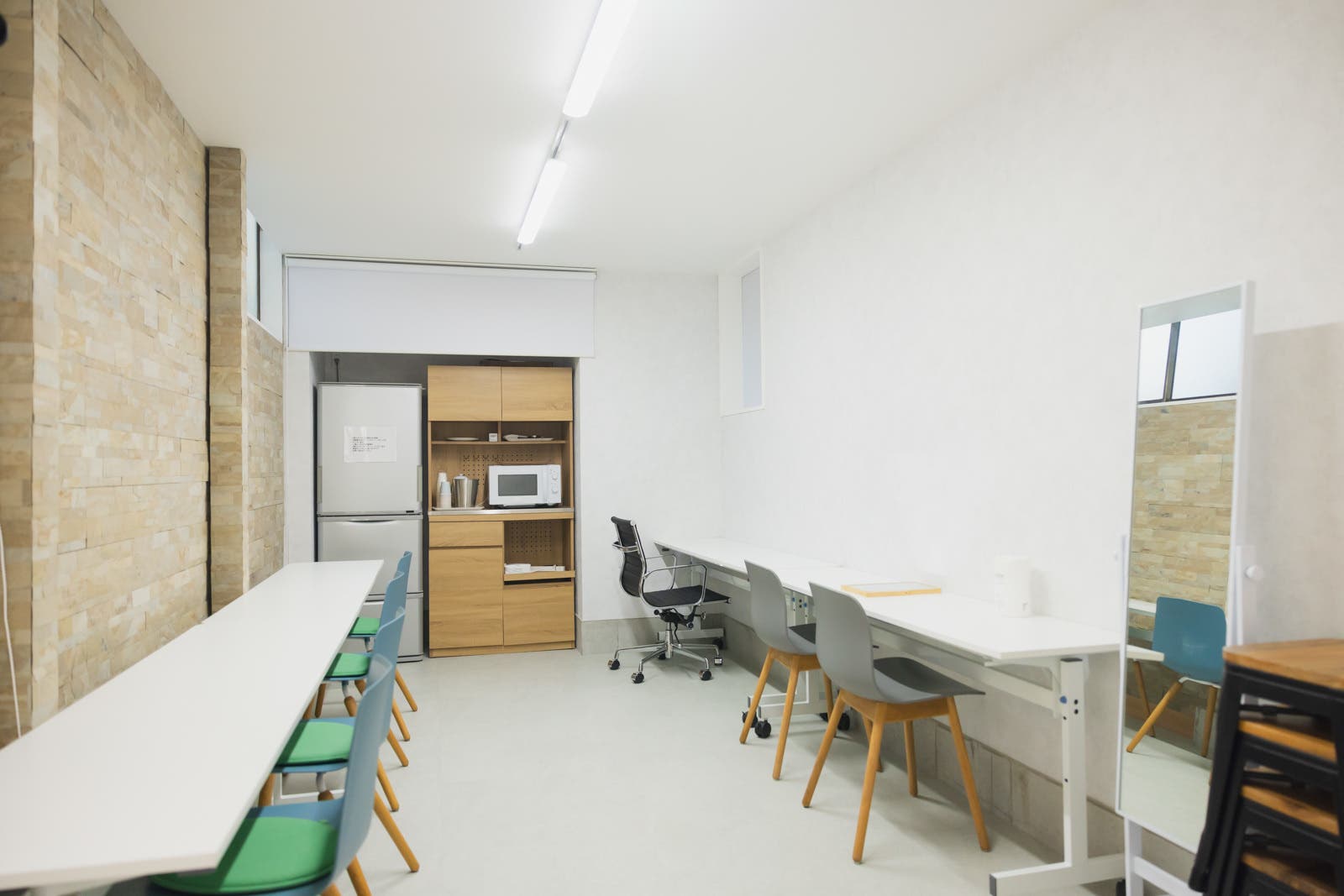 合計床面積約160平米の1棟レンタルプラン　自然光たっぷりの2階ハウススタジオ94平米と 1階ガレージスタジオの写真27