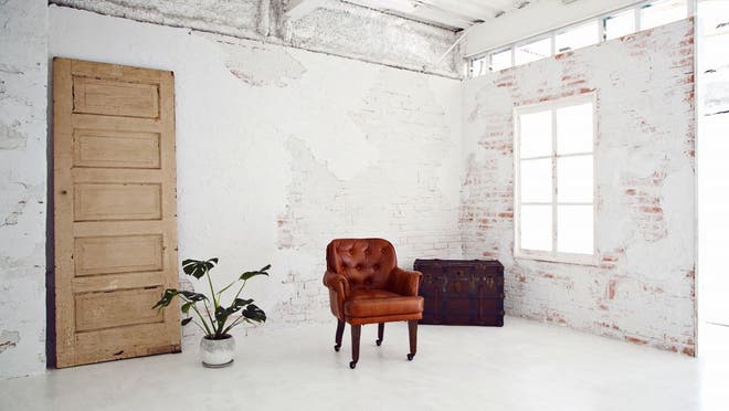 【大阪 本町駅 徒歩5分】展示会・ギャラリー にも最適! 格安で利用できる白を基調にしたアンティークなレンタル撮影スタジオの写真16