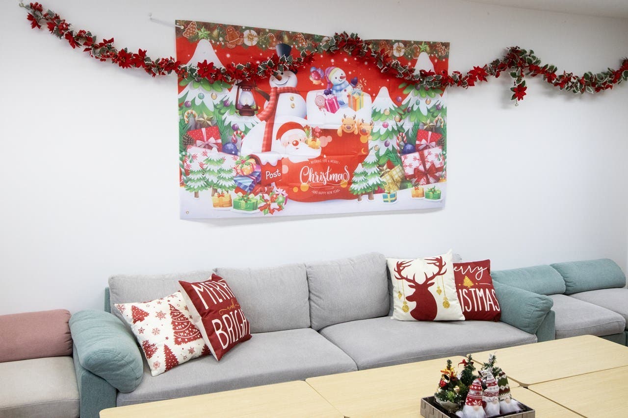 クリスマス🎅🎄新宿御苑前駅徒歩4分 広々としたパーティルーム 💛女子会💚推し活💗 📺55インチ大型テレビの写真3