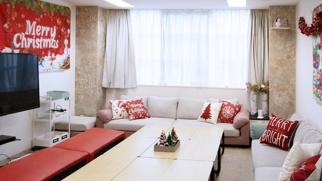 クリスマス🎅🎄新宿御苑前駅徒歩4分 広々としたパーティルーム 💛女子会💚推し活💗 📺55インチ大型テレビの写真4