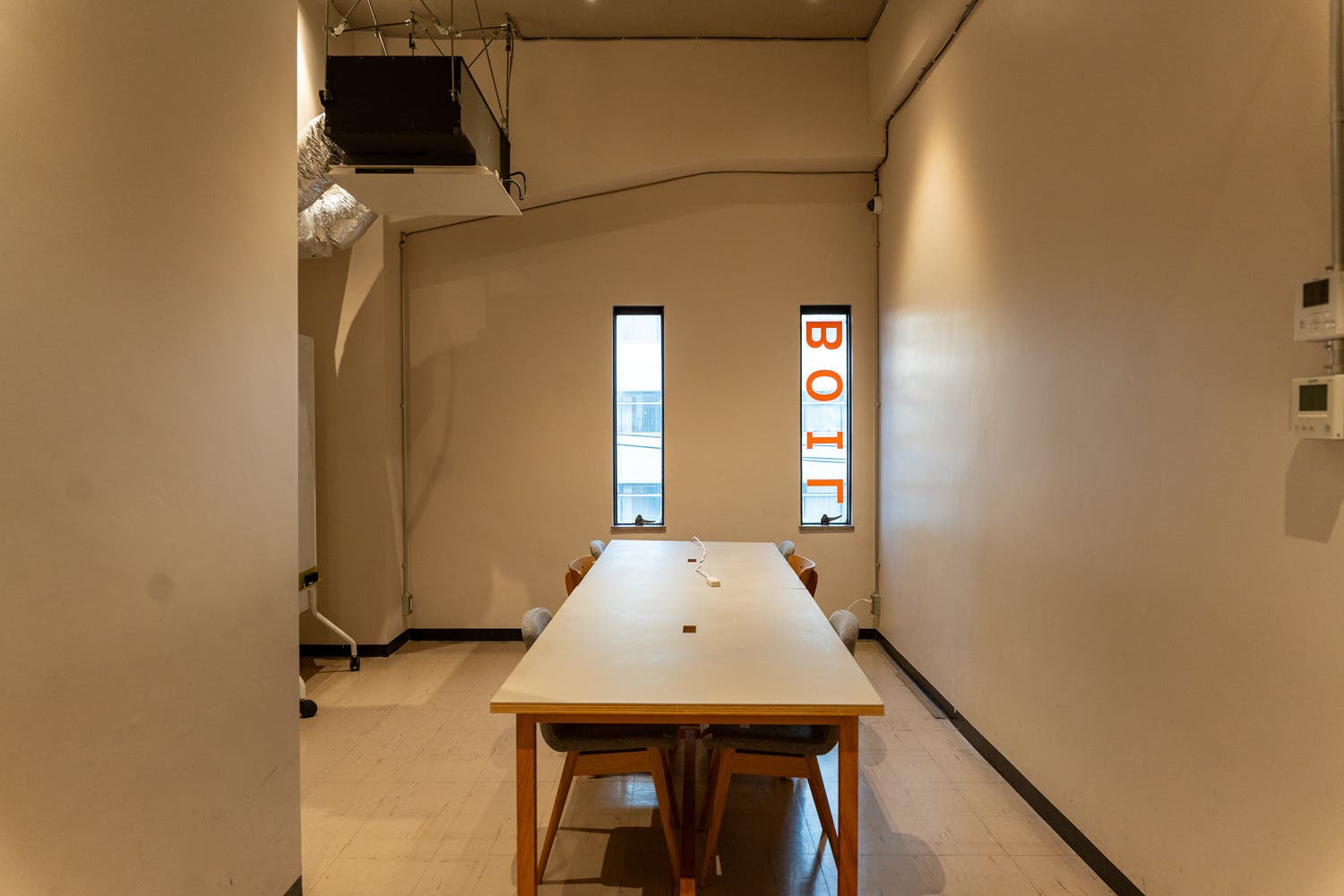 渋谷から最短15分！高津駅の会議スペース／完全個室／高速Wi-Fi／ホワイトボード／約20㎡の写真3