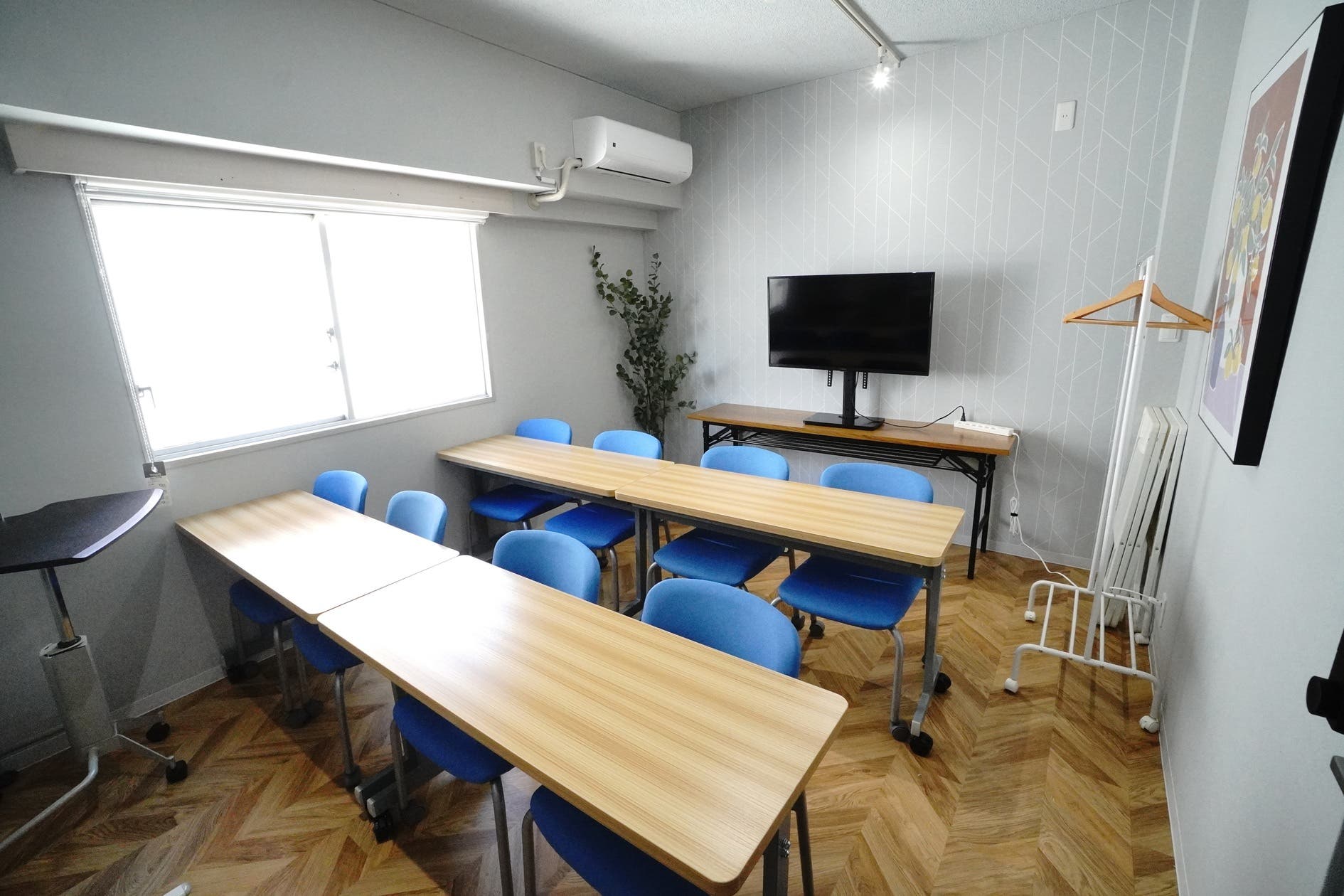 ＜テレワーク@伏見＞10名収容完全個室✨光回線Wi-Fi📶モニター🖥️会議/商談/セミナー/ワークショップの写真6