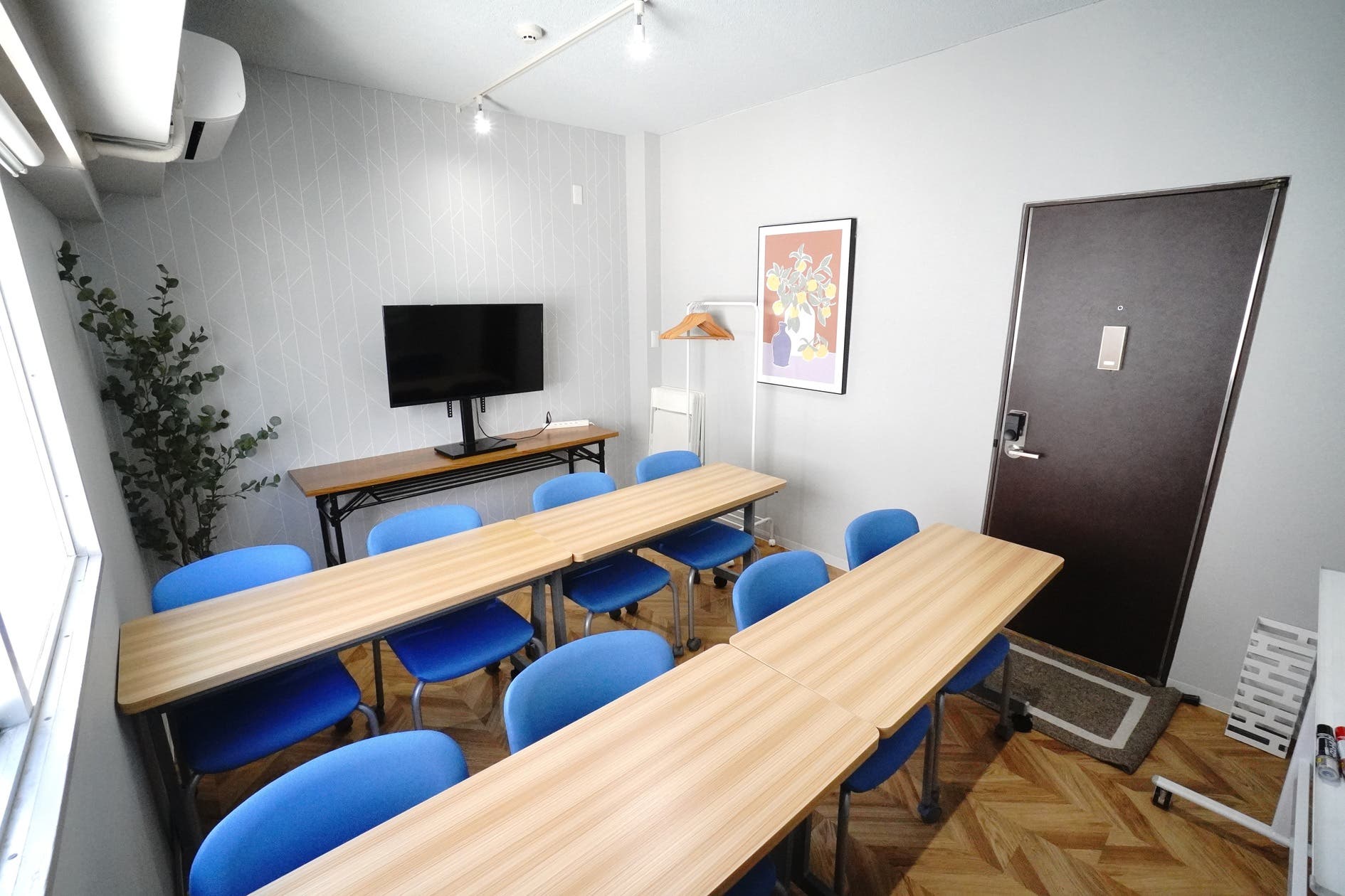 ＜テレワーク@伏見＞10名収容完全個室✨光回線Wi-Fi📶モニター🖥️会議/商談/セミナー/ワークショップの写真7