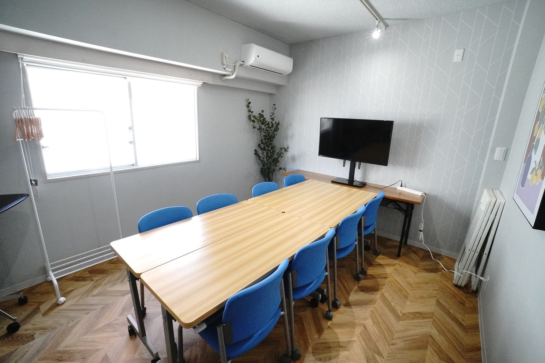 ＜テレワーク@伏見＞10名収容完全個室✨光回線Wi-Fi📶モニター🖥️会議/商談/セミナー/ワークショップの写真1