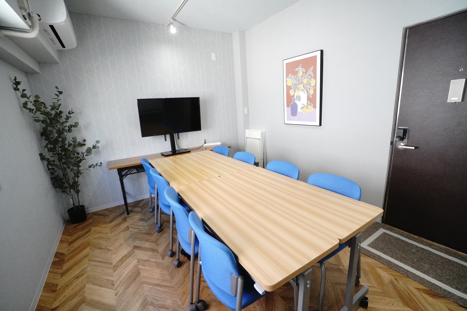 ＜テレワーク@伏見＞10名収容完全個室✨光回線Wi-Fi📶モニター🖥️会議/商談/セミナー/ワークショップの写真4