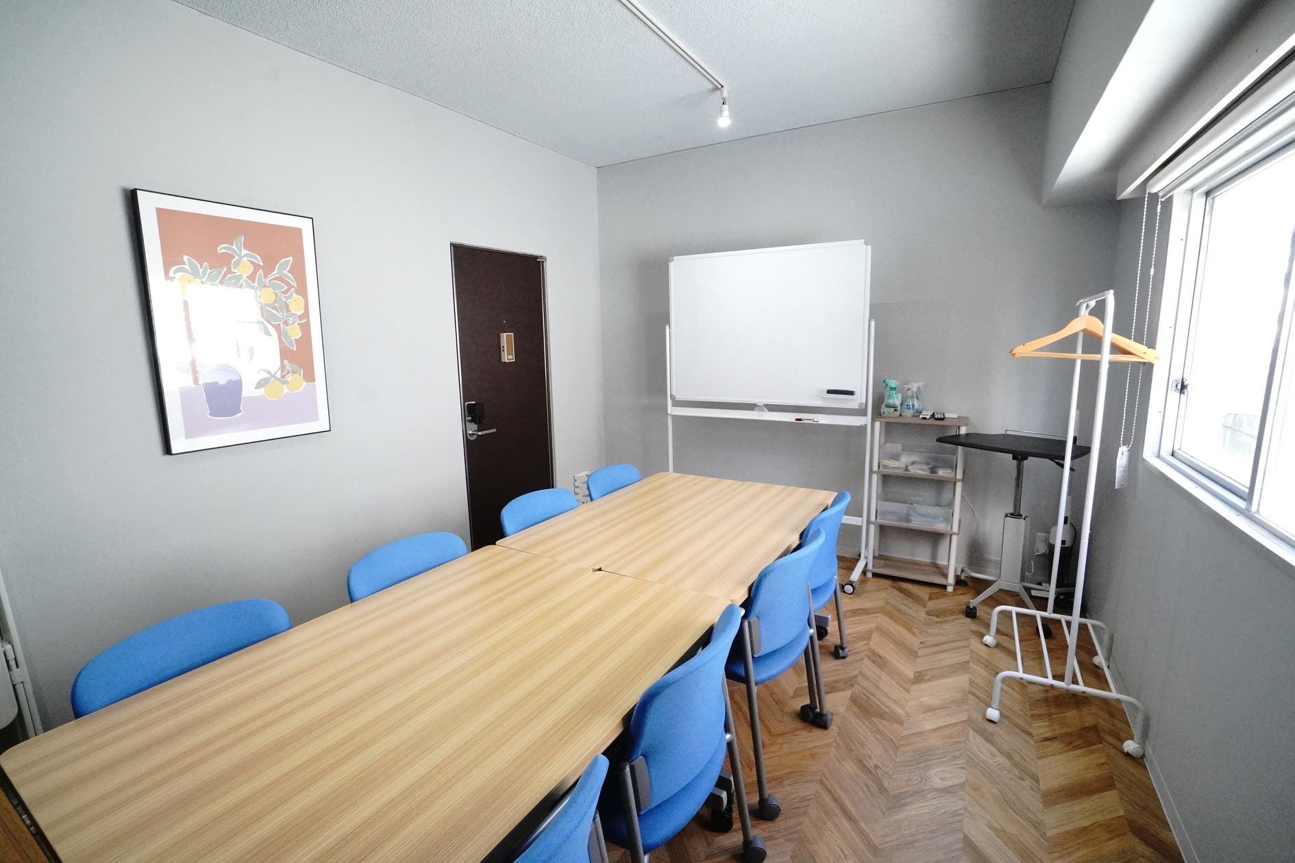 ＜テレワーク@伏見＞10名収容完全個室✨光回線Wi-Fi📶モニター🖥️会議/商談/セミナー/ワークショップの写真2