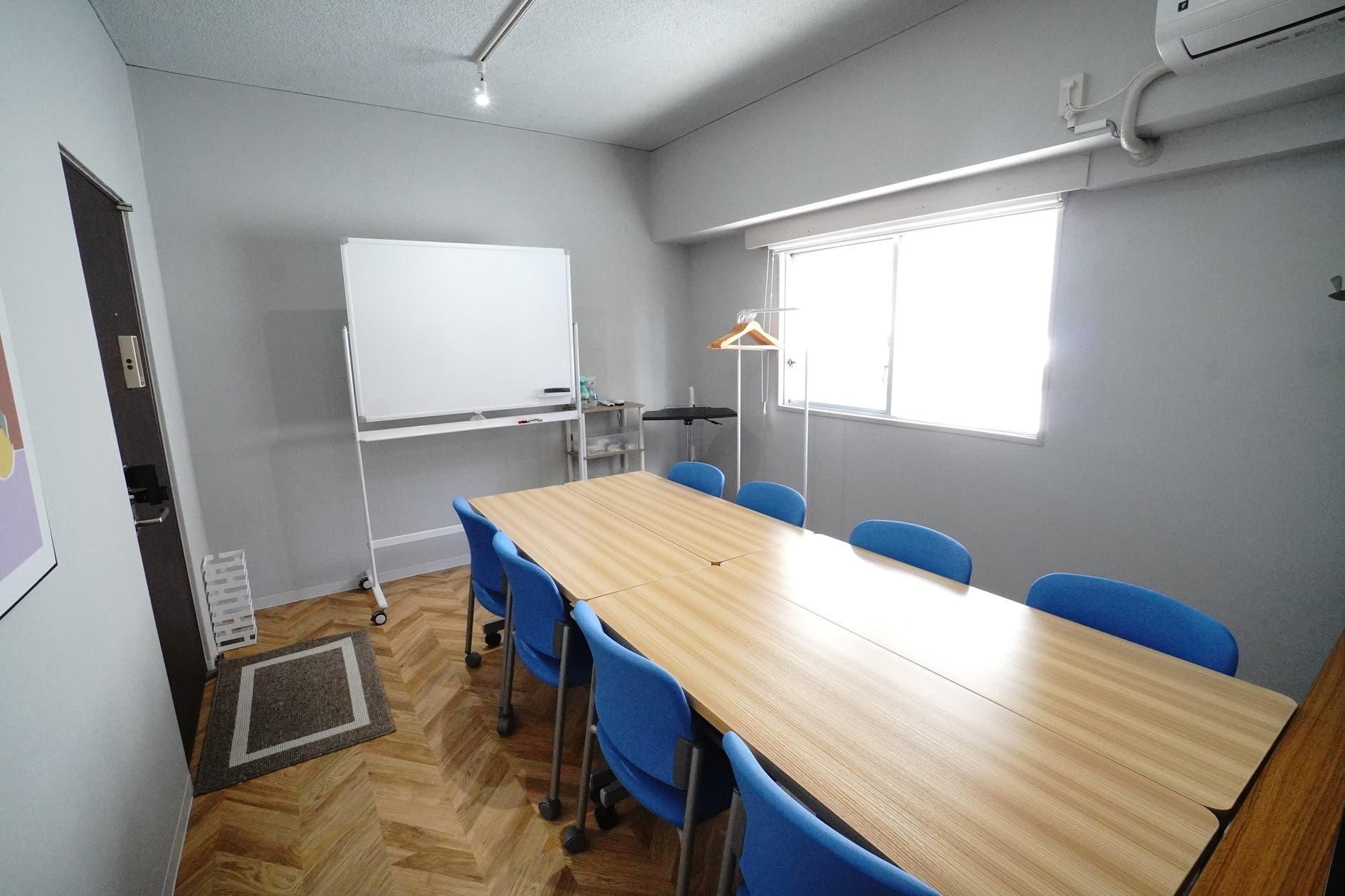 ＜テレワーク@伏見＞10名収容完全個室✨光回線Wi-Fi📶モニター🖥️会議/商談/セミナー/ワークショップの写真3