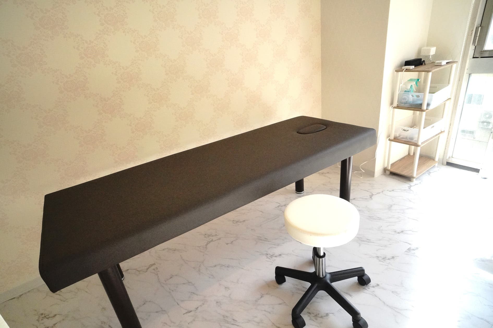 ＜ナポリサロン@伏見＞完全個室✨光回線Wi-Fi📶施術ベッド💆‍♀️サロン/ネイル/マッサージ/整体の写真3