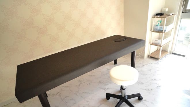 <ナポリサロン@伏見>完全個室✨光回線Wi-Fi📶施術ベッド💆♀️サロン/ネイル/マッサージ/整体の写真3