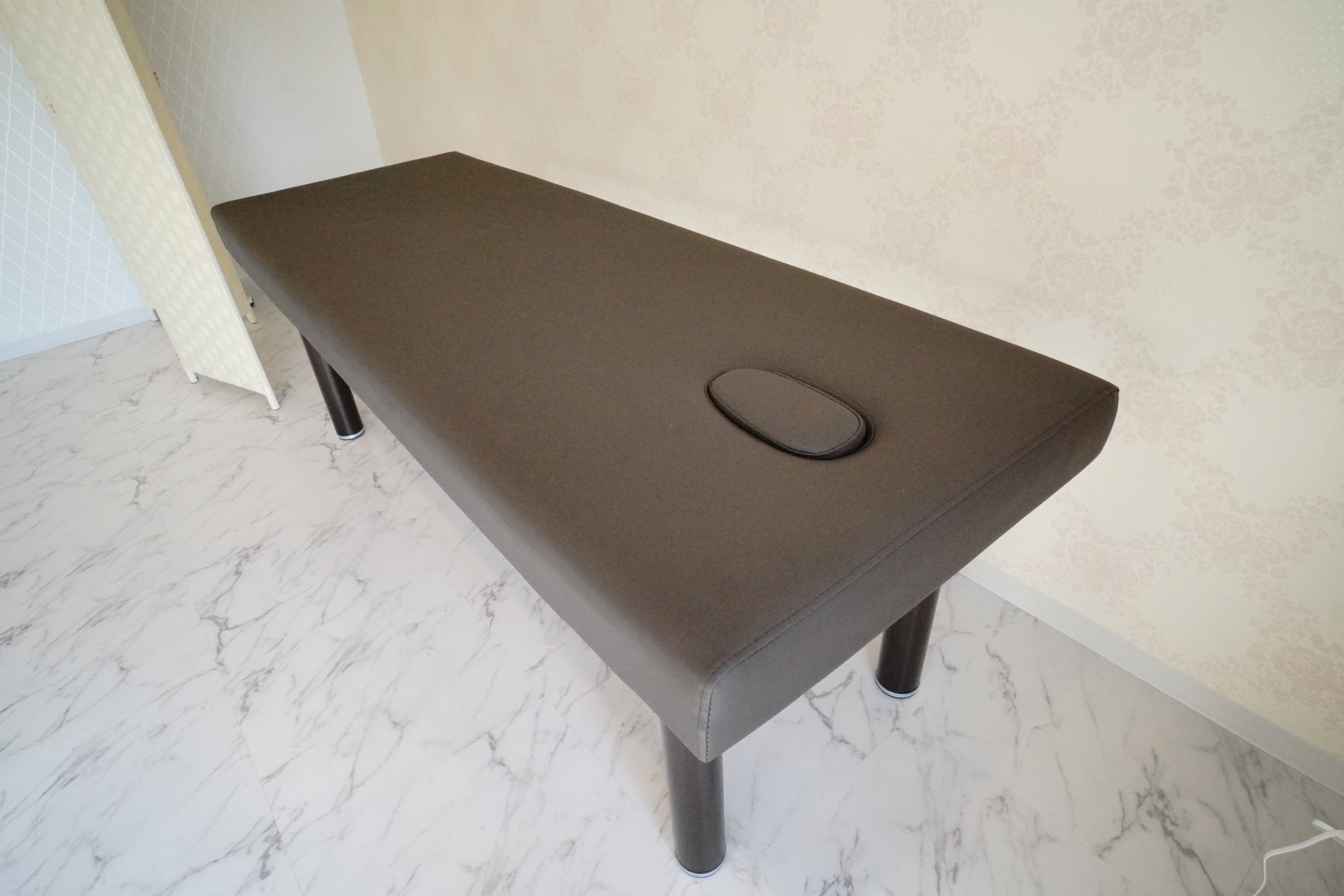 ＜ナポリサロン@伏見＞完全個室✨光回線Wi-Fi📶施術ベッド💆‍♀️サロン/ネイル/マッサージ/整体の写真4