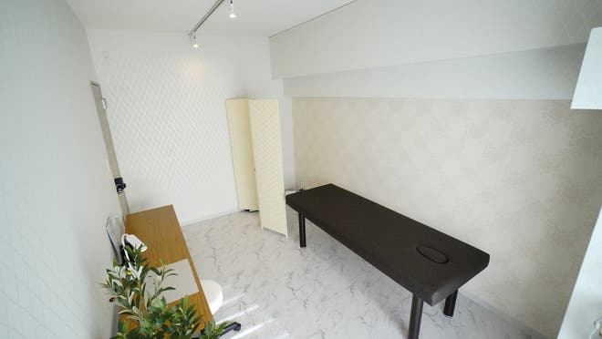 <ナポリサロン@伏見>完全個室✨光回線Wi-Fi📶施術ベッド💆♀️サロン/ネイル/マッサージ/整体の写真5