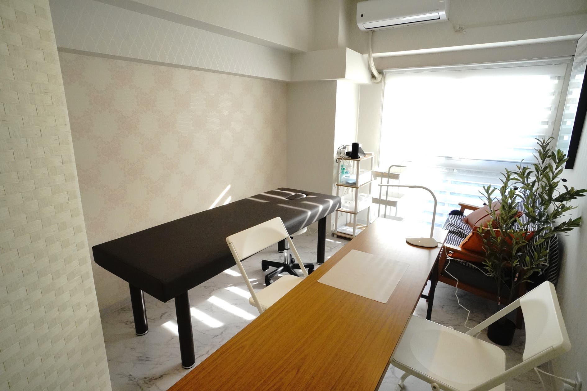 ＜ナポリサロン@伏見＞完全個室✨光回線Wi-Fi📶施術ベッド💆‍♀️サロン/ネイル/マッサージ/整体の写真7