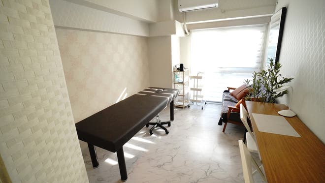 <ナポリサロン@伏見>完全個室✨光回線Wi-Fi📶施術ベッド💆♀️サロン/ネイル/マッサージ/整体の写真1