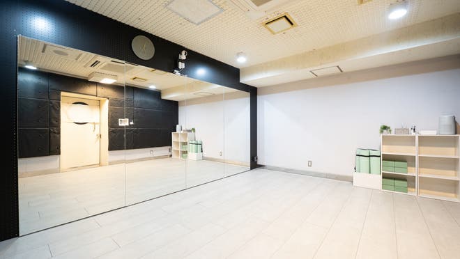 \NEW OPEN × いまだけオープン価格/ 千歳船橋駅徒歩1分、地下防音スタジオ。 更衣室・共有部・充実備品の写真3