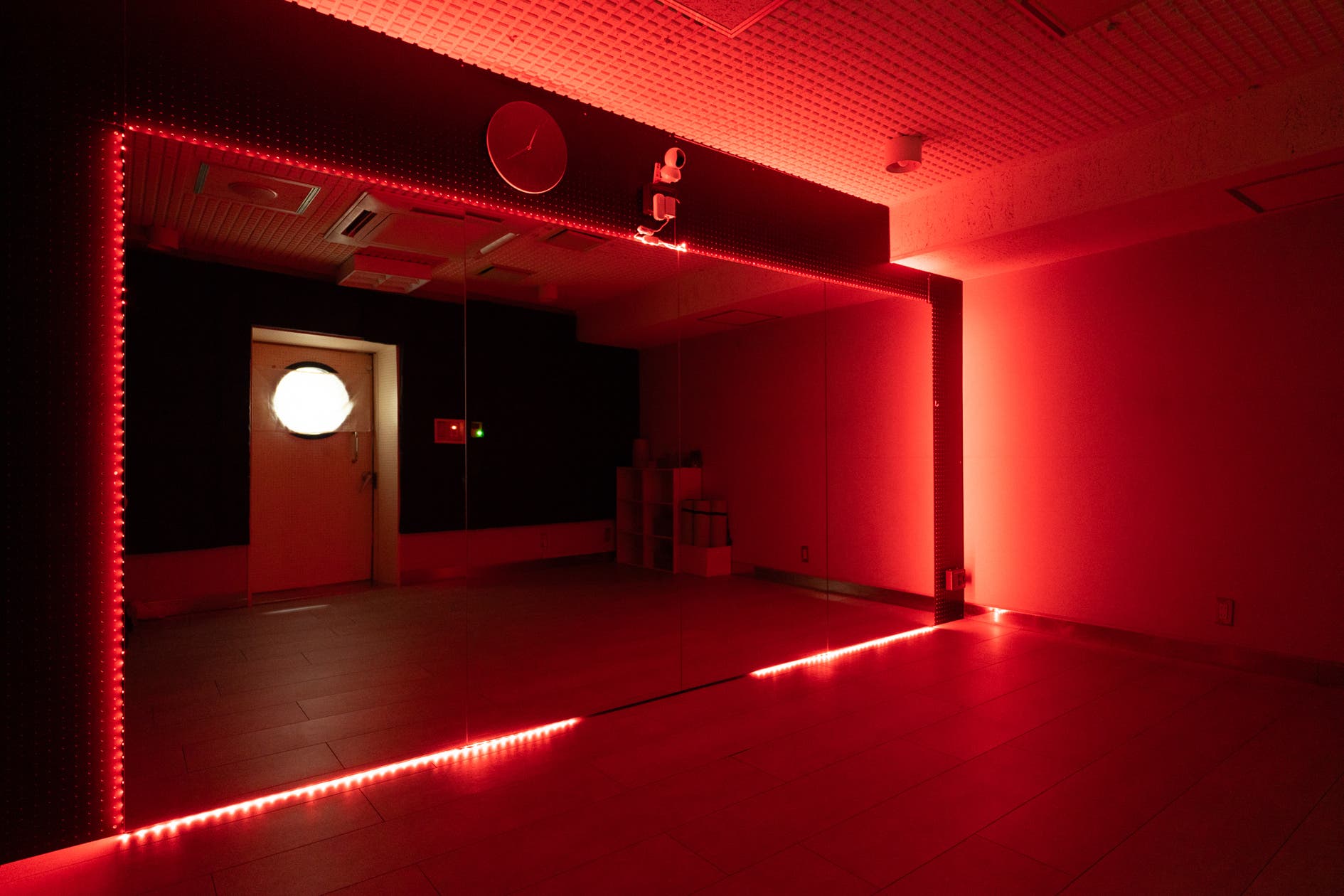 ＼NEW OPEN × いまだけオープン価格／ 千歳船橋駅徒歩1分、地下防音スタジオ。 更衣室・共有部・充実備品の写真7