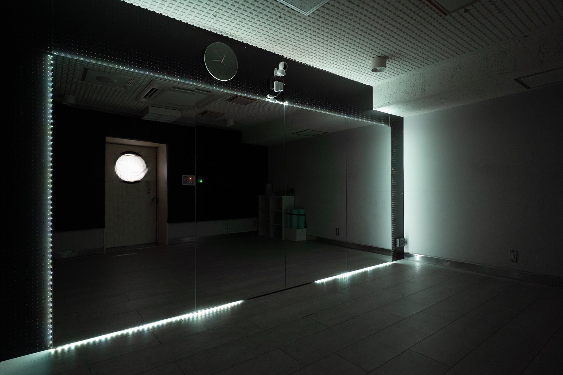 ＼NEW OPEN × いまだけオープン価格／ 千歳船橋駅徒歩1分、地下防音スタジオ。 更衣室・共有部・充実備品の写真9