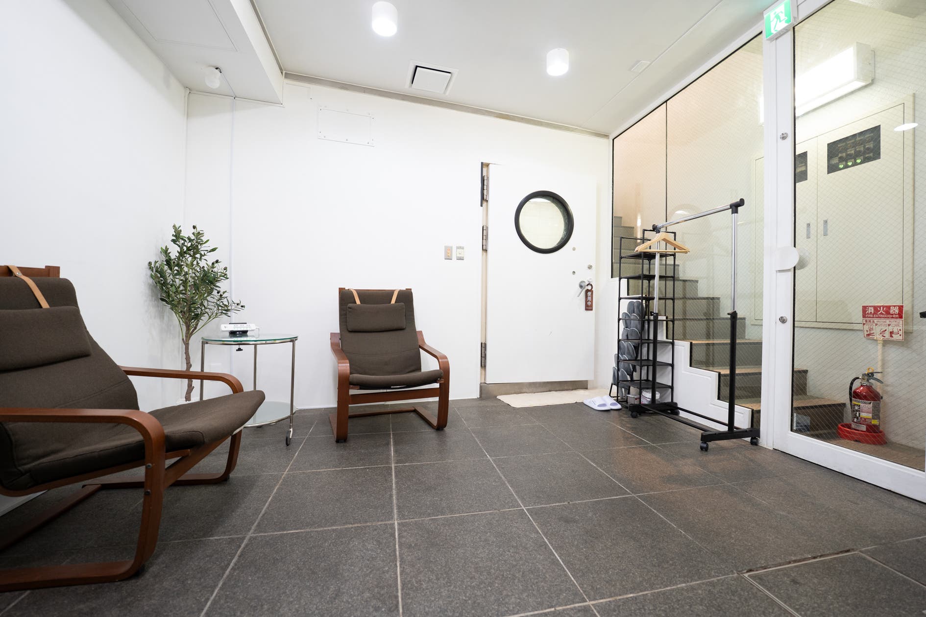 ＼NEW OPEN × いまだけオープン価格／ 千歳船橋駅徒歩1分、地下防音スタジオ。 更衣室・共有部・充実備品の写真19