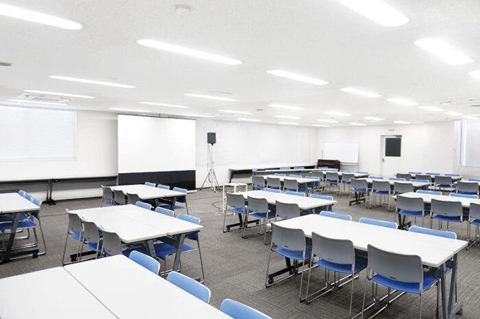 《名古屋会議室　imy会議室　4階大会議室》千種エリアでスクール189名収容可能！説明会やセミナー、試験にの写真3