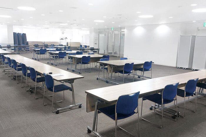 《名古屋会議室　imy会議室　8階大会議室》千種エリアでスクール162名収容可能！ 100名以上のセミナーや講習会、販売会にの写真3