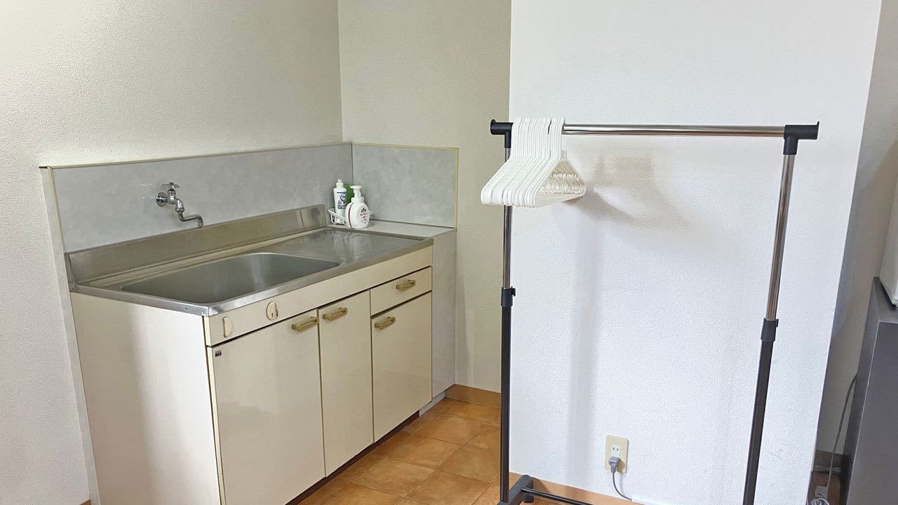 第三会議室 3名掛け最大24席【高崎駅徒歩7分 販売利用OK】プロジェクター|スクリーン|ホワイトボード|Wi-Fi|無料の写真6