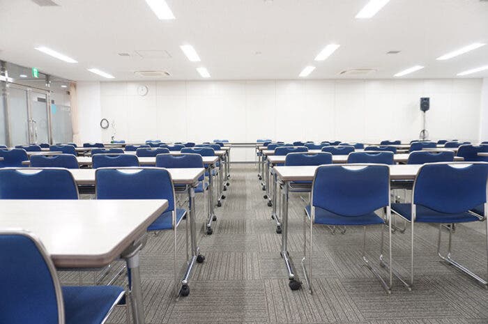 《名古屋会議室　imy会議室　6階第2会議室》千種エリアでスクール66名！企業研修や講演会などにご利用可能な中規模会議室の写真4