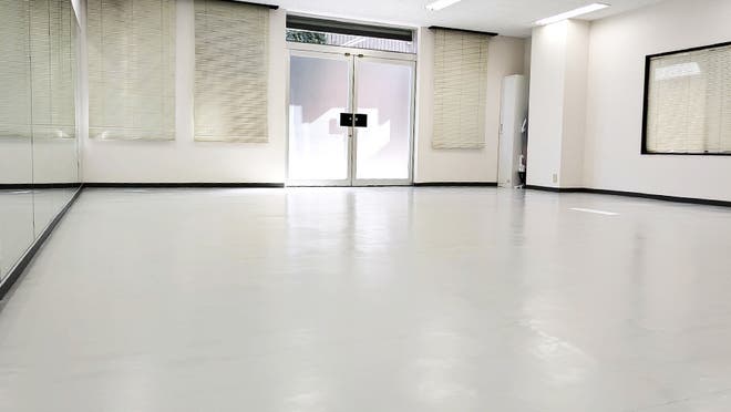 《今だけ¥500/h》New Open🎉【姫路駅7分】大型鏡9枚🪞最大25名🙆♀️50㌅モニター📺24時間🕐の写真2