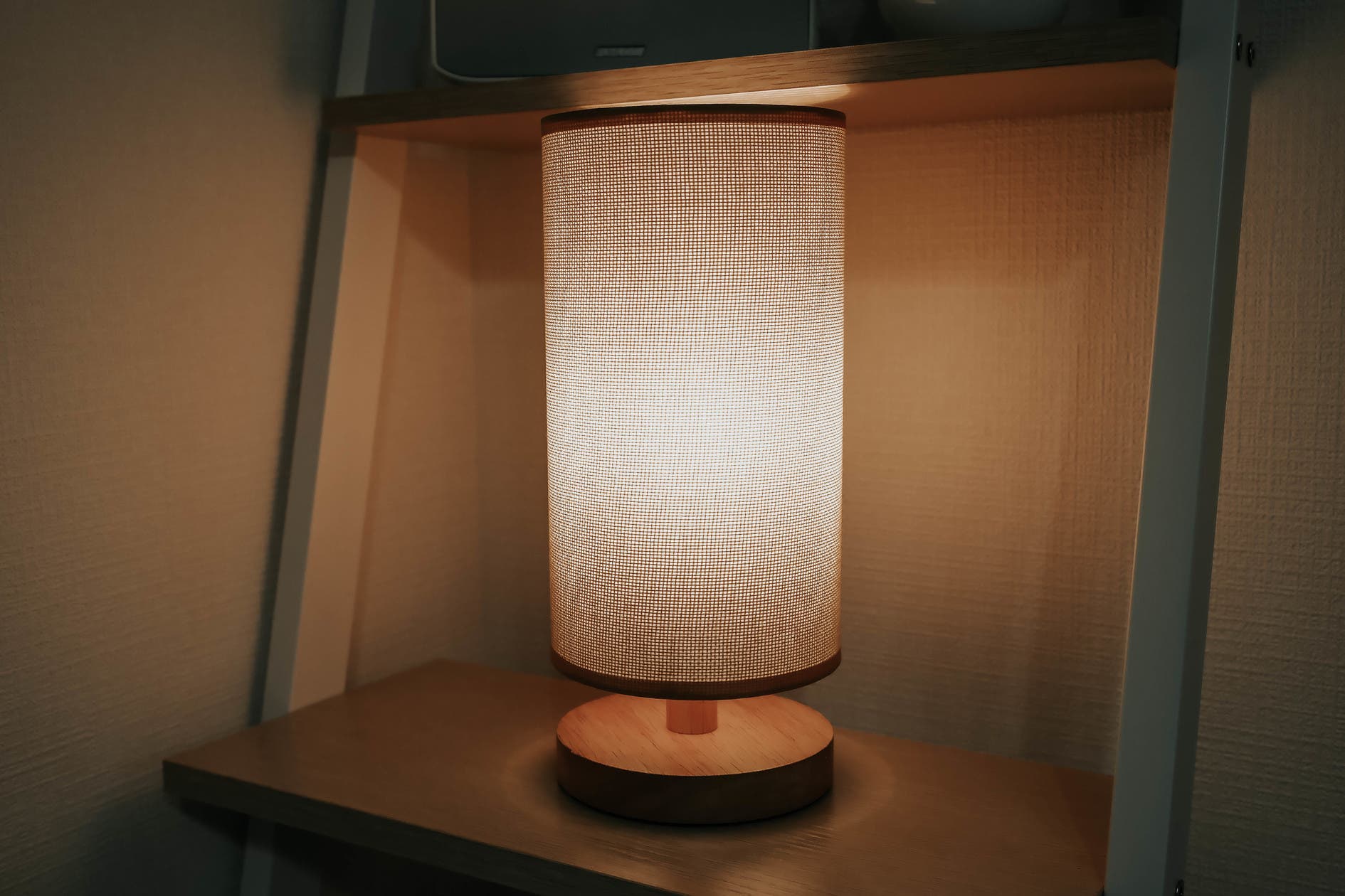 【✨オープン記念価格✨】【阪急豊中駅徒歩5分】備品充実のスペース✨｜女性でも片手で高さ調整可能なベッド🌱の写真6