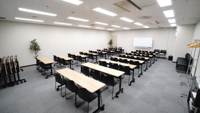 <豊橋駅前ビル カルミア4Fレンタルスペース>駅ビル内🚃63名収容🪑Wi-Fi📶プロジェクター🎥マイク🎤セミナー/研修の写真9