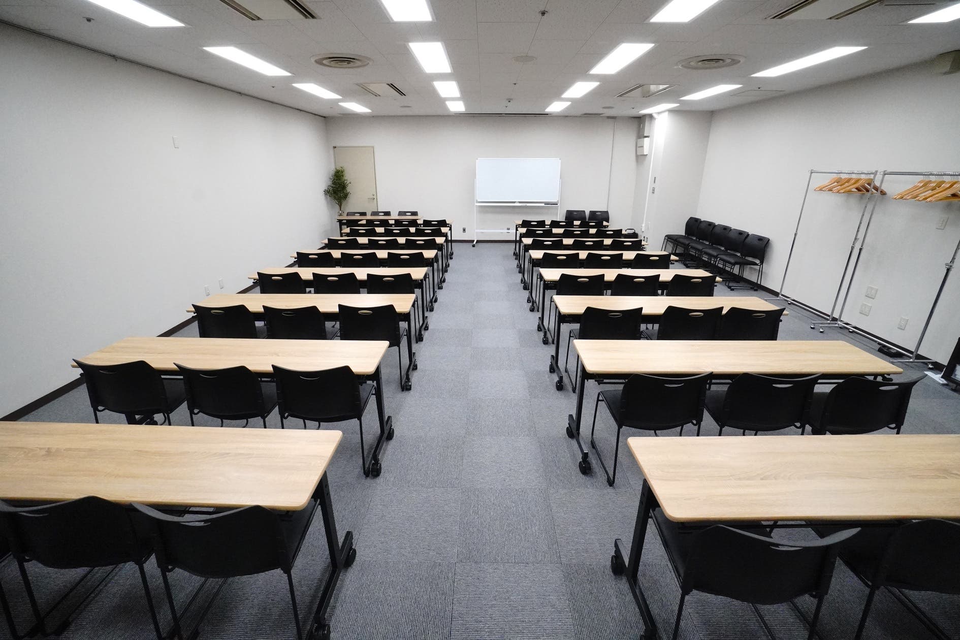 ＜豊橋駅前ビル カルミア4Fレンタルスペース＞駅ビル内🚃63名収容🪑Wi-Fi📶プロジェクター🎥マイク🎤セミナー/研修の写真10