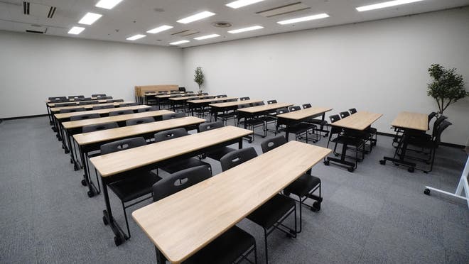 <豊橋駅前ビル カルミア4Fレンタルスペース>駅ビル内🚃63名収容🪑Wi-Fi📶プロジェクター🎥マイク🎤セミナー/研修の写真12