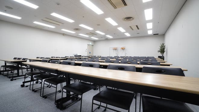 <豊橋駅前ビル カルミア4Fレンタルスペース>駅ビル内🚃63名収容🪑Wi-Fi📶プロジェクター🎥マイク🎤セミナー/研修の写真2