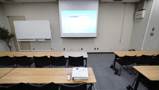 <豊橋駅前ビル カルミア4Fレンタルスペース>駅ビル内🚃63名収容🪑Wi-Fi📶プロジェクター🎥マイク🎤セミナー/研修の写真4