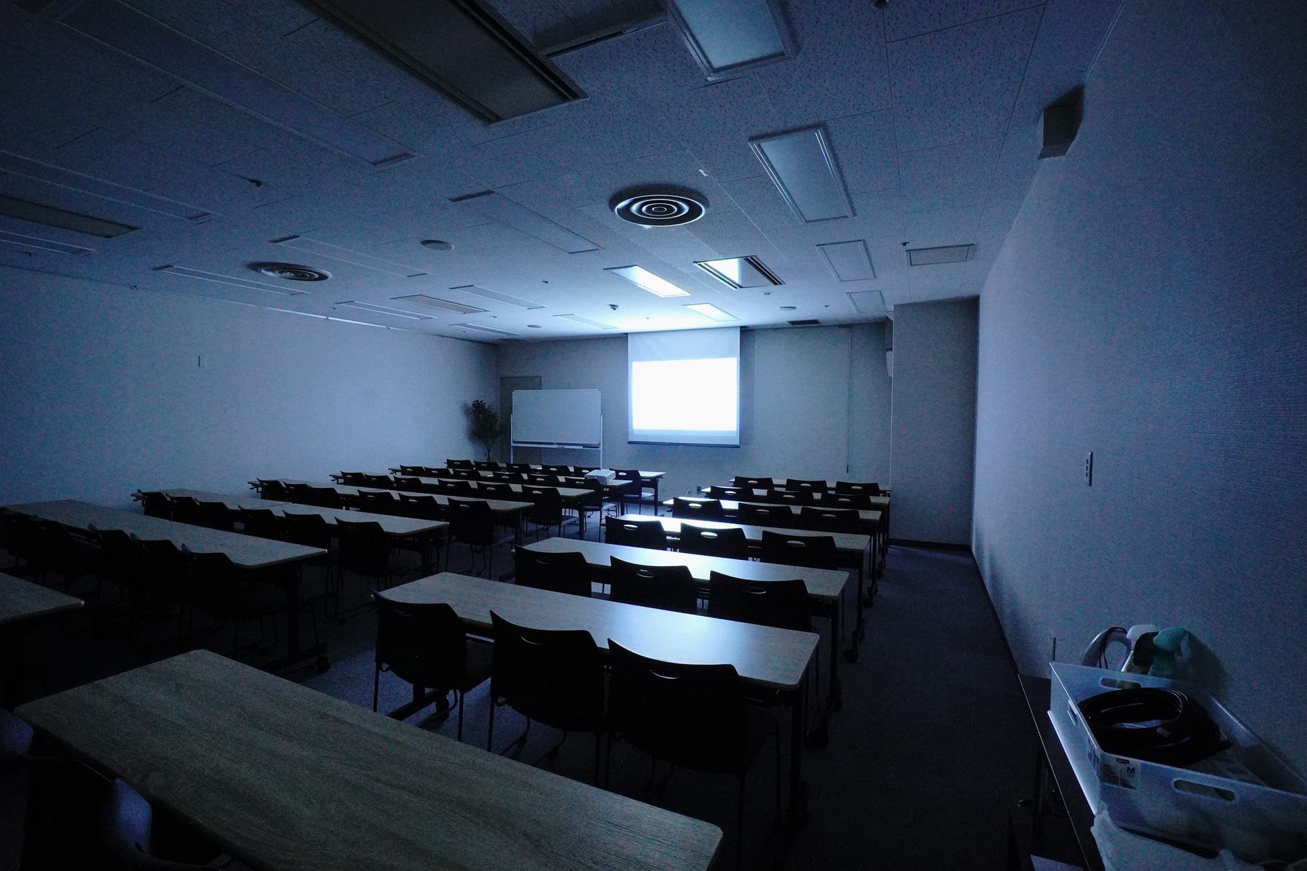 ＜豊橋駅前ビル カルミア4Fレンタルスペース＞駅ビル内🚃63名収容🪑Wi-Fi📶プロジェクター🎥マイク🎤セミナー/研修の写真5