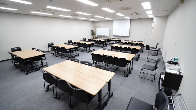 <豊橋駅前ビル カルミア4Fレンタルスペース>駅ビル内🚃63名収容🪑Wi-Fi📶プロジェクター🎥マイク🎤セミナー/研修の写真6