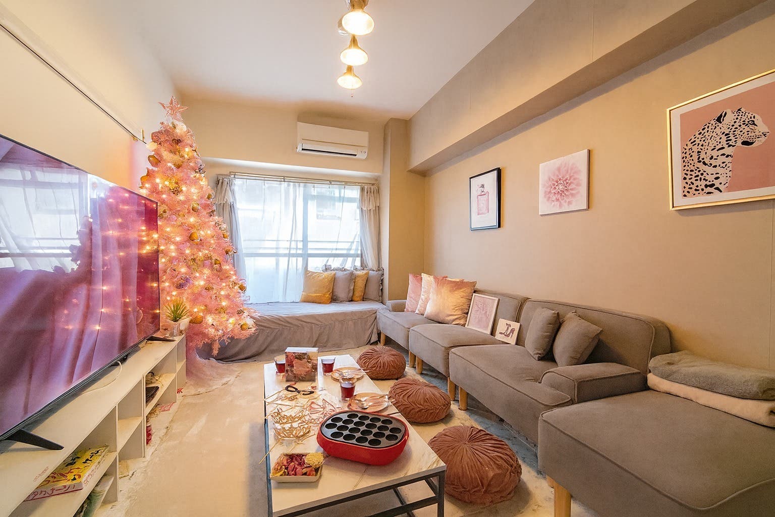 【🎀ドールズ四条河原町】電飾ありのピンクツリー🎄🩷駅近✨14人♡24時間⏰高機能プロジェクター＆スクリーン🆕の写真1