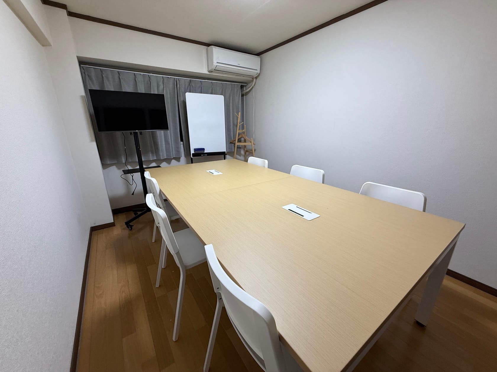 品川駅3分🚶‍♂️会議・打ち合わせ💬各種撮影👌ホワイトボード🈶シャトープレイス品川D貸会議室の写真5