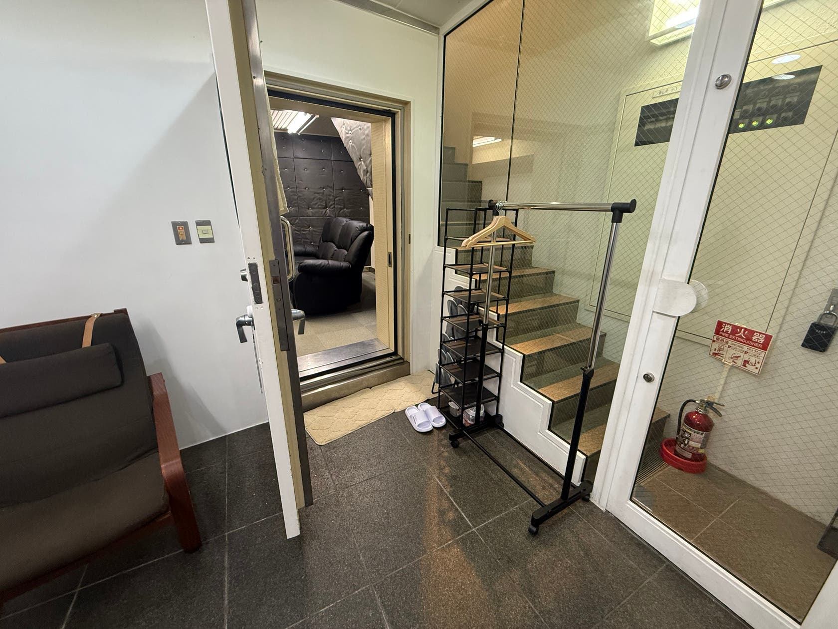 ＼NEW OPEN オープン価格／徒歩1分で地下へ。150インチ大画面×練習・撮影・鑑賞・ピアノもある、千歳船橋シアタールームの写真9