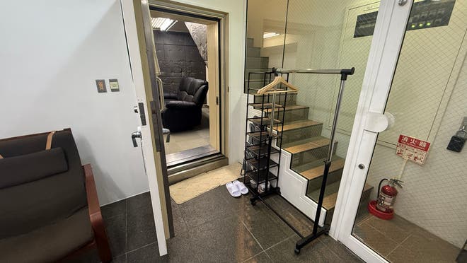 \NEW OPEN オープン価格/徒歩1分で地下へ。150インチ大画面×練習・撮影・鑑賞・ピアノもある、千歳船橋シアタールームの写真9