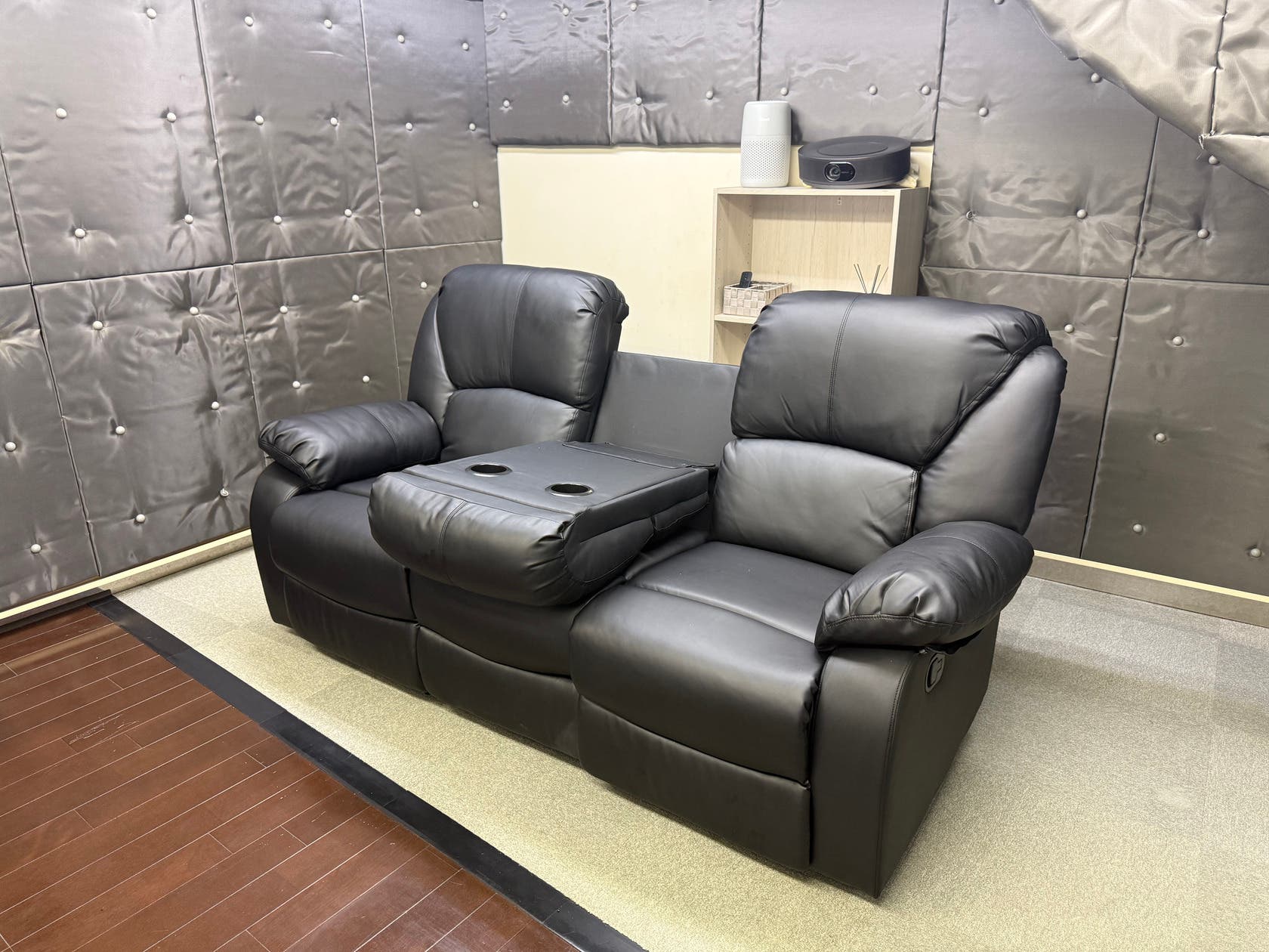 ＼NEW OPEN オープン価格／徒歩1分で地下へ。150インチ大画面×練習・撮影・鑑賞・ピアノもある、千歳船橋シアタールームの写真6