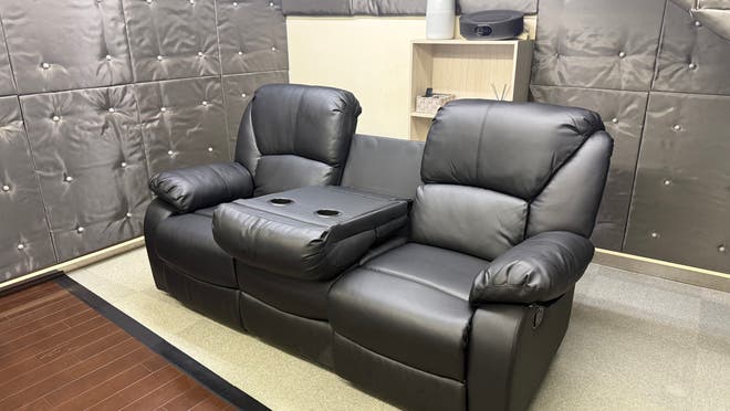 \NEW OPEN オープン価格/徒歩1分で地下へ。150インチ大画面×練習・撮影・鑑賞・ピアノもある、千歳船橋シアタールームの写真6