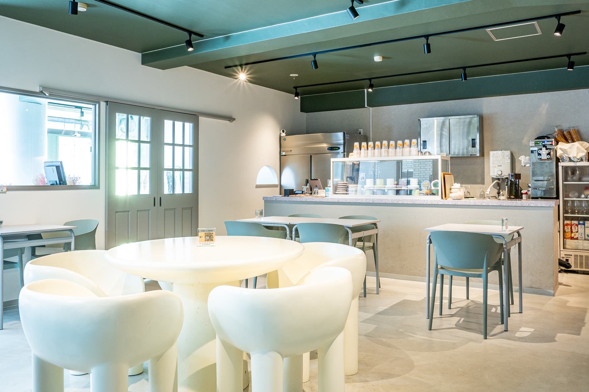 飲食物持ち込みOK！パーティ・撮影・セミナー利用に最適なおしゃれで居心地の良い空間の写真1