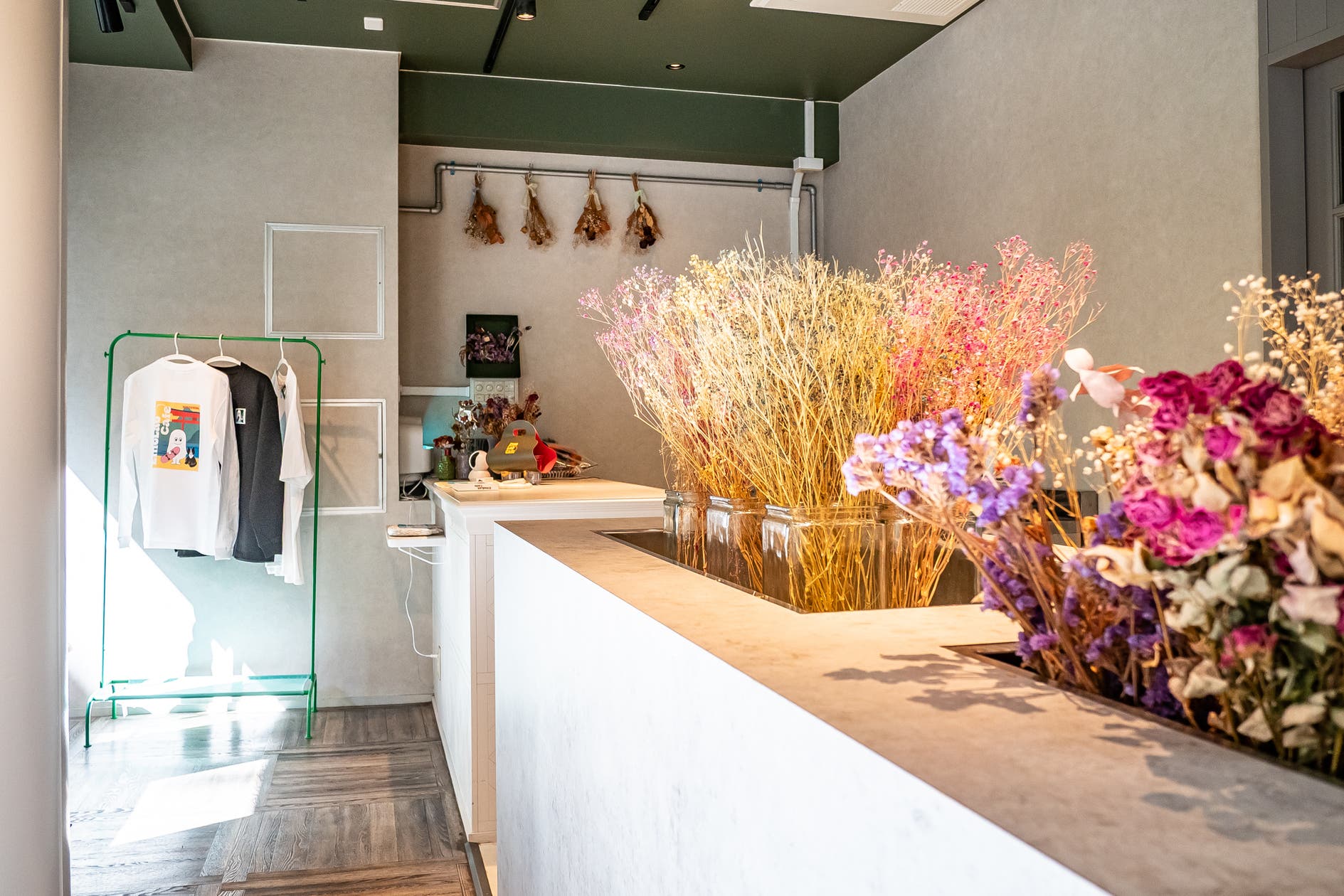 飲食物持ち込みOK！パーティ・撮影・セミナー利用に最適なおしゃれで居心地の良い空間の写真13