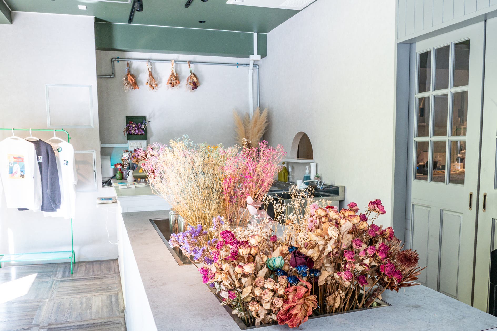 飲食物持ち込みOK！パーティ・撮影・セミナー利用に最適なおしゃれで居心地の良い空間の写真11