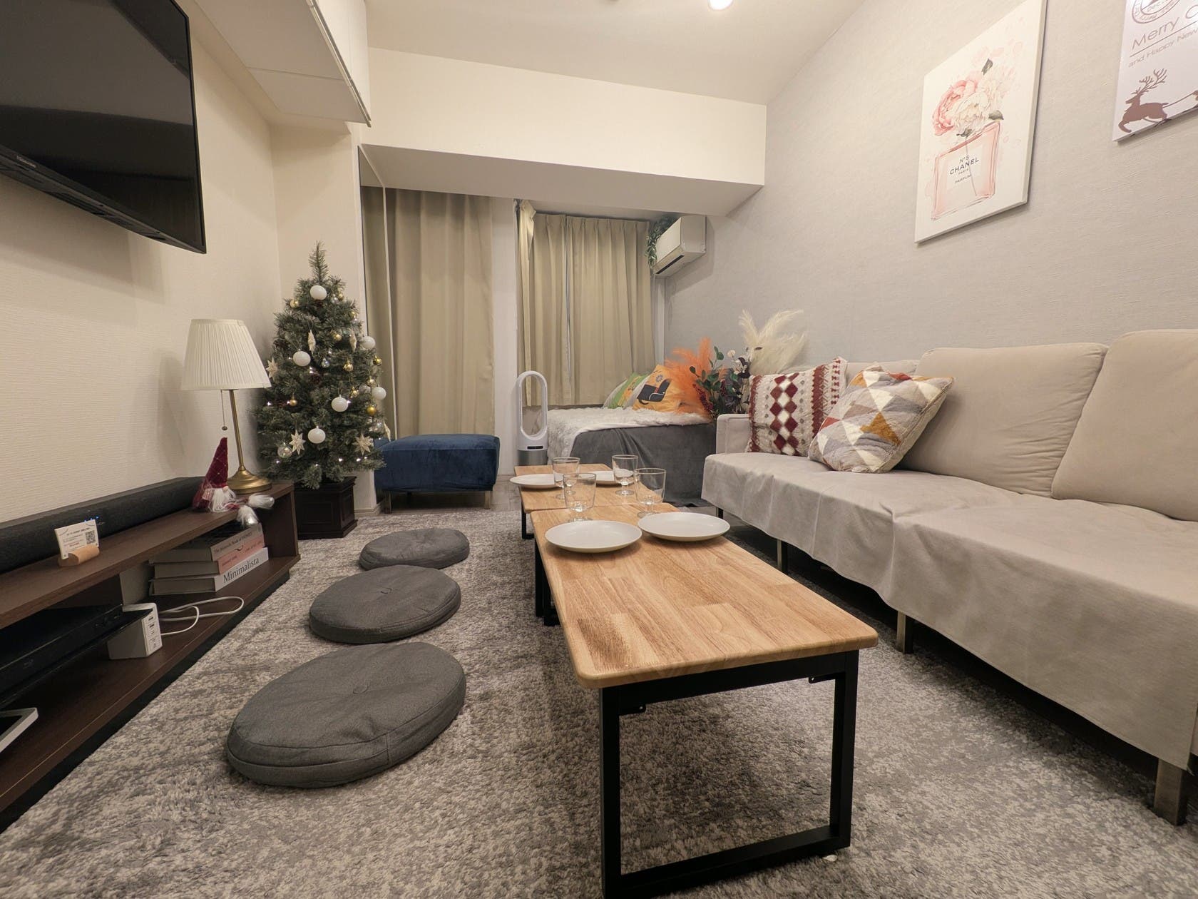 五反田2分🛋️24時間🎥撮影配信🎄パーティー📺55型TV🎬アマプラ映画✨シンプルモダン内装🏠ゴミ捨て無料の写真2