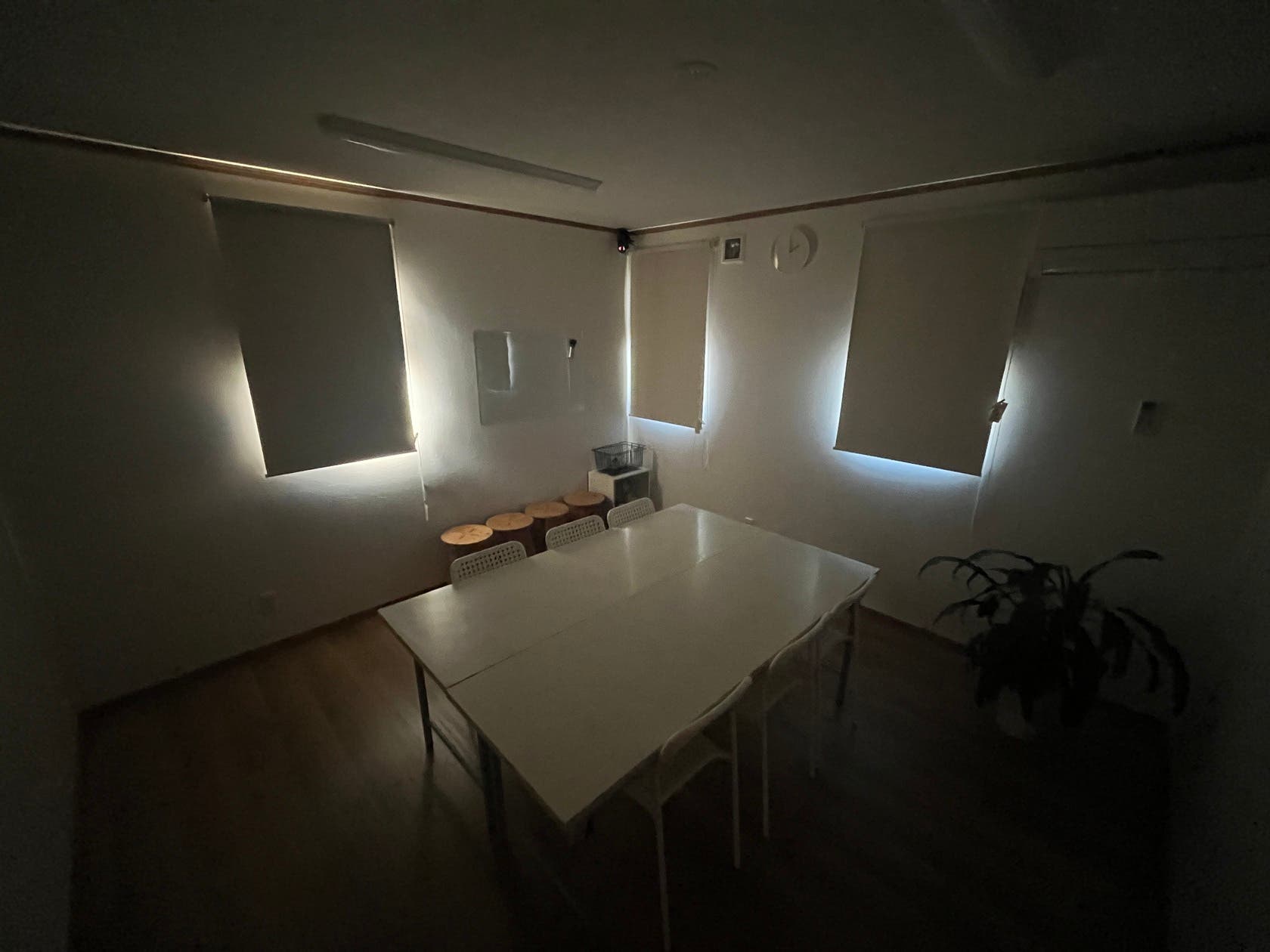 吸音壁で音の反響や音モレを防ぐ静かなお部屋。動画撮影やマッサージ、カウンセリング、教室やワークショップでの利用に。駐車場あり。の写真2