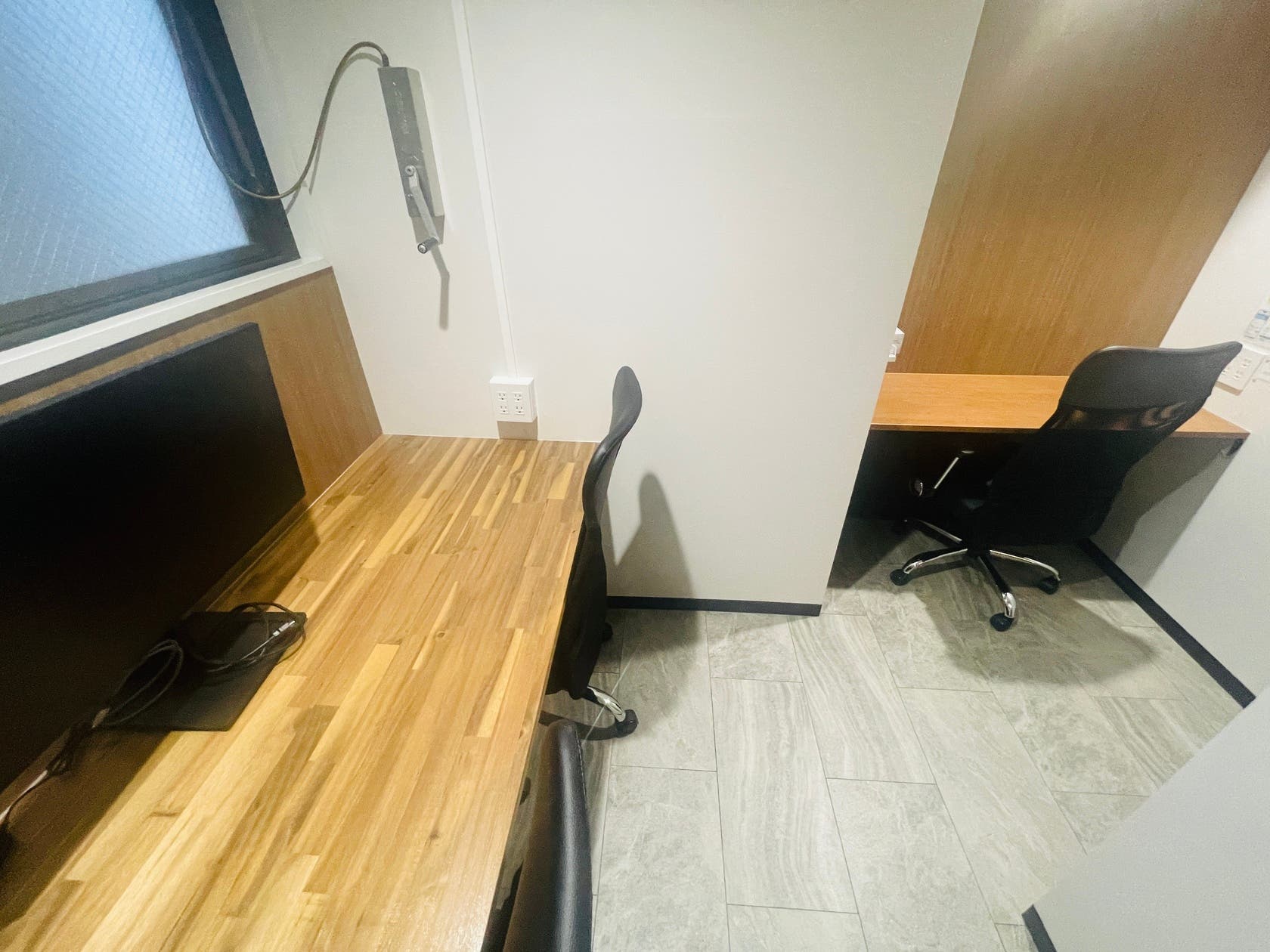 【西葛西駅から徒歩1分】モニター・フリードリンク付き3名個室（ブース10）※予約時間前は入室不可の写真7