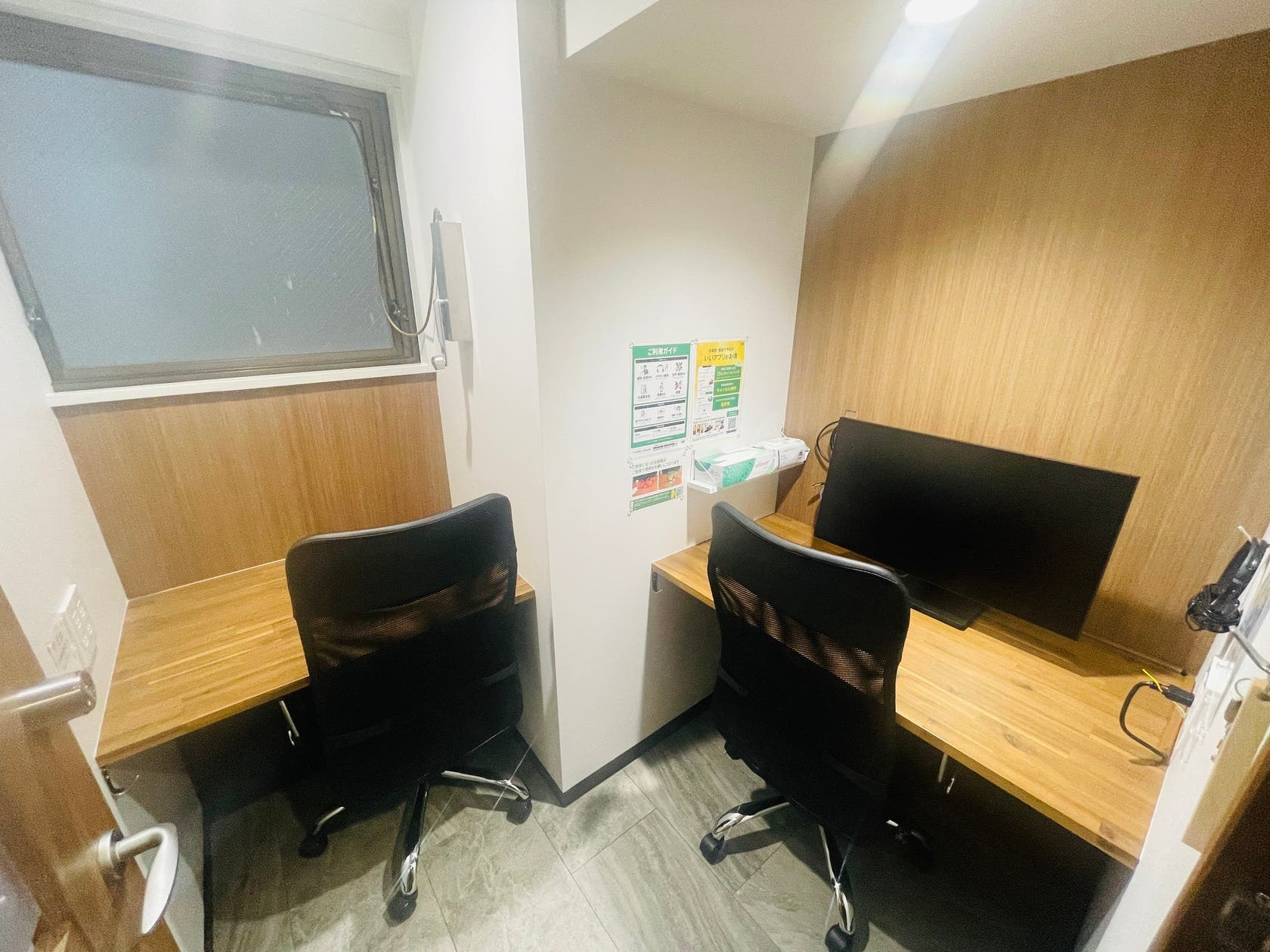 【西葛西駅から徒歩1分】モニター・フリードリンク付き2名個室（ブース7）※予約時間前は入室不可の写真1