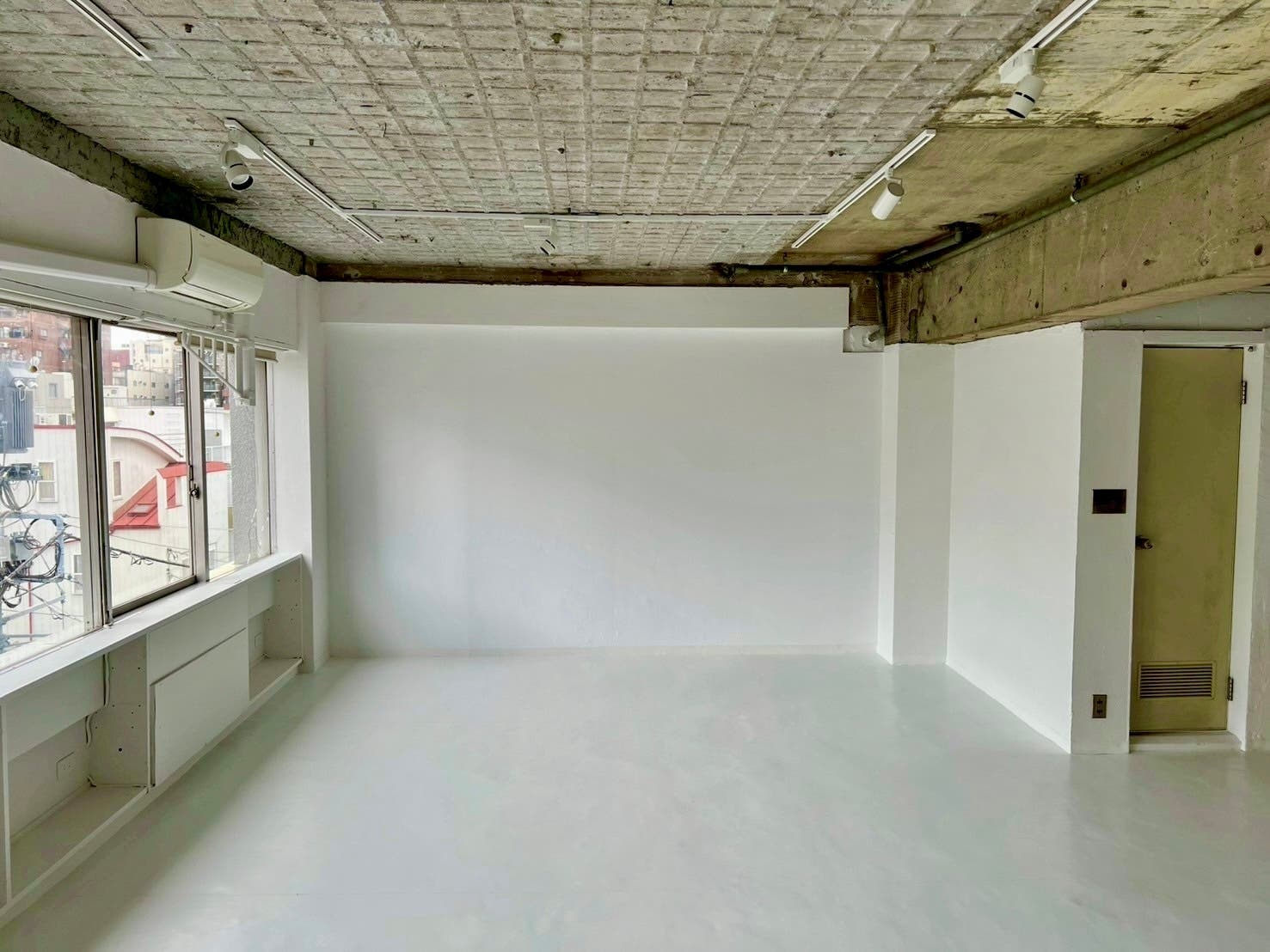 【六本木】アパレルチームが立ち上げたHOUSE studio!!　　　|白ホリ・自然光 |ヴィンテージ什器多数の写真5